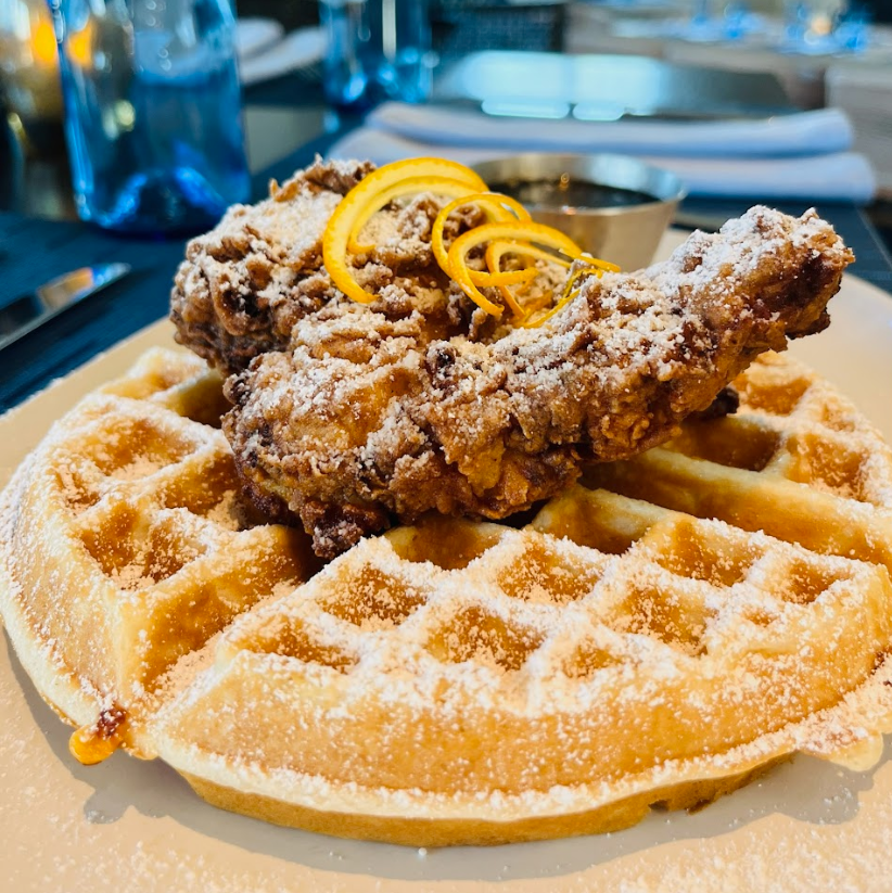 Waterfront Bar and Grill | Horseshoe Bay Resort