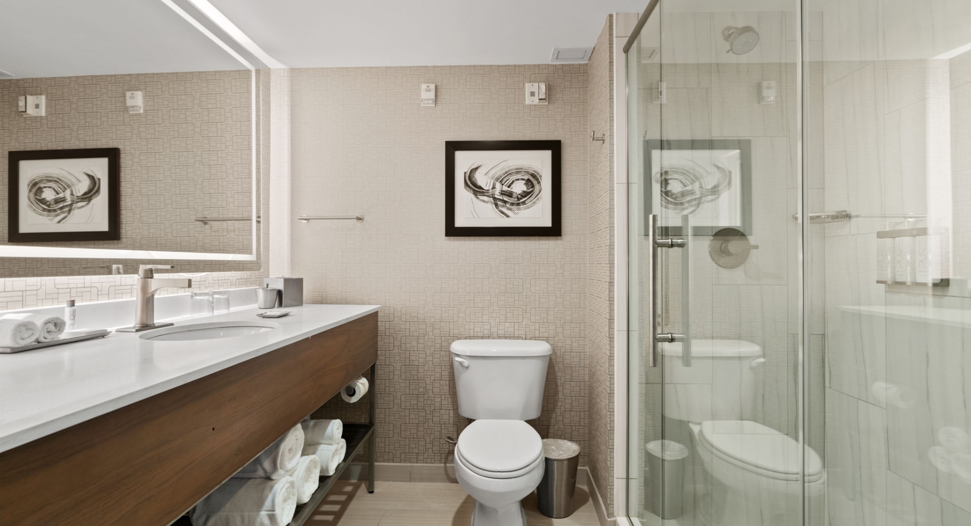 Pool View King - Horseshoe Bay Resort